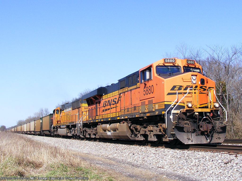 BNSF 5880